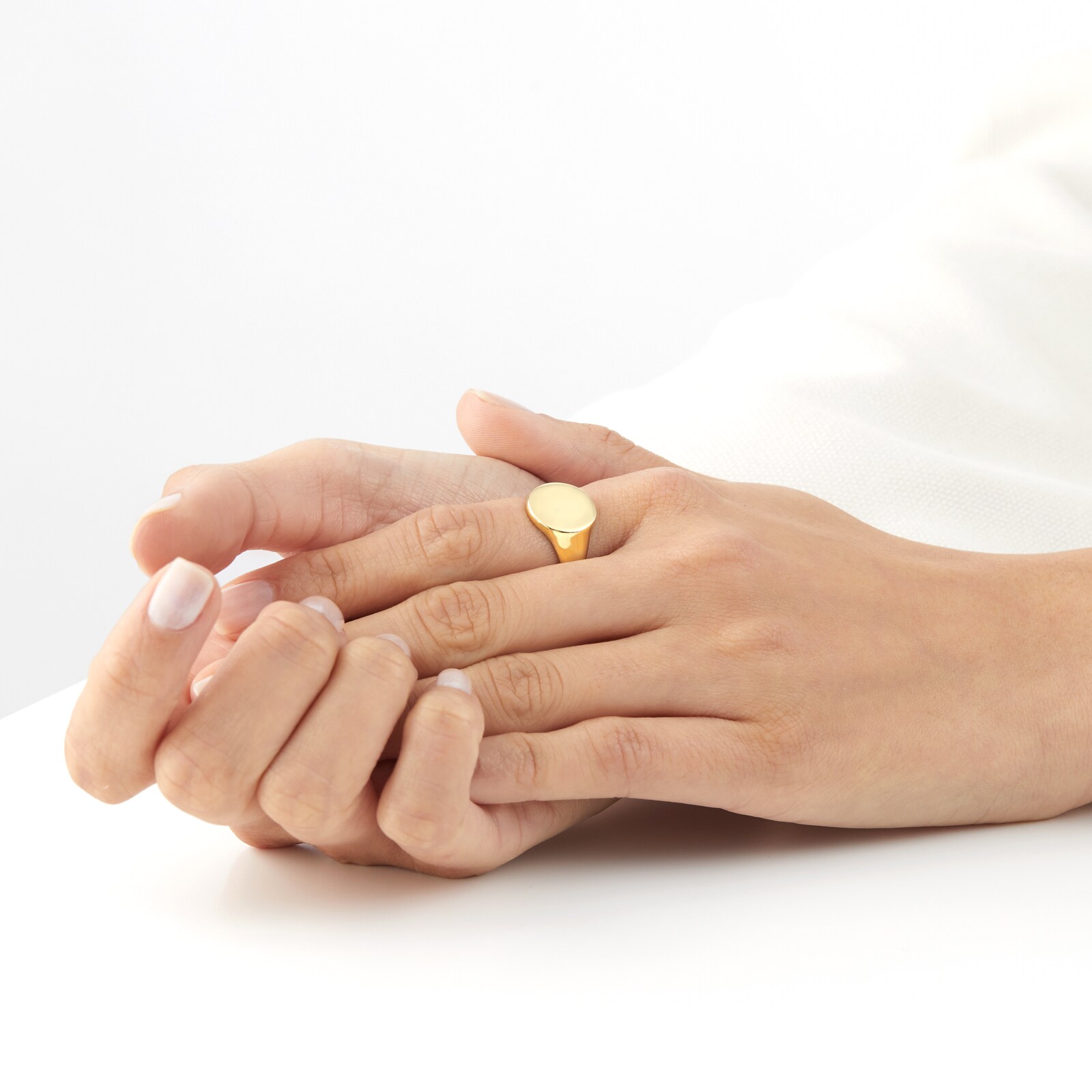 Goldsmiths 9ct Yellow Gold Large Round Signet Ring 1.81.0149 | Goldsmiths