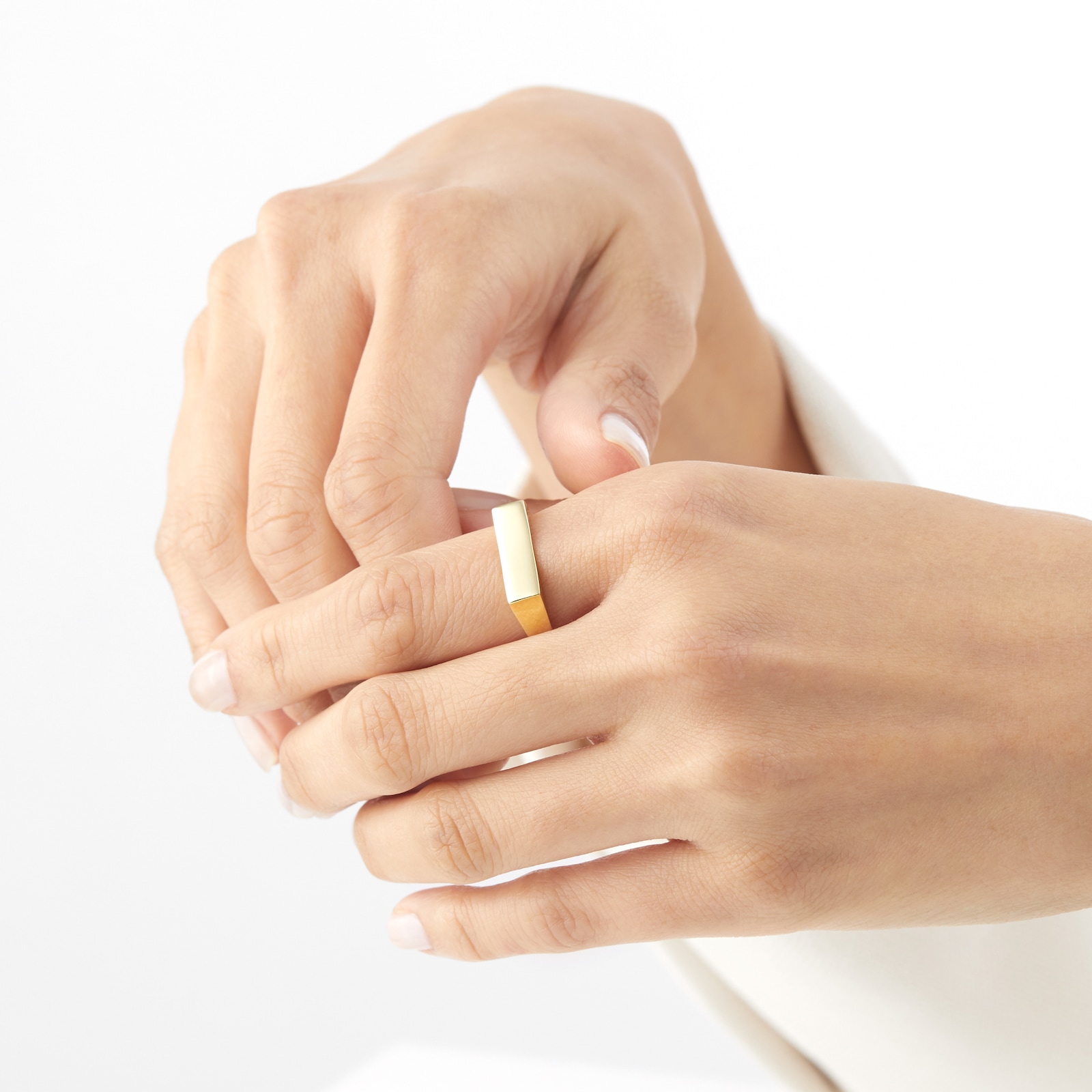 Goldsmiths 9ct Yellow Gold Rectangular Signet Ring 1.81.0569 | Goldsmiths