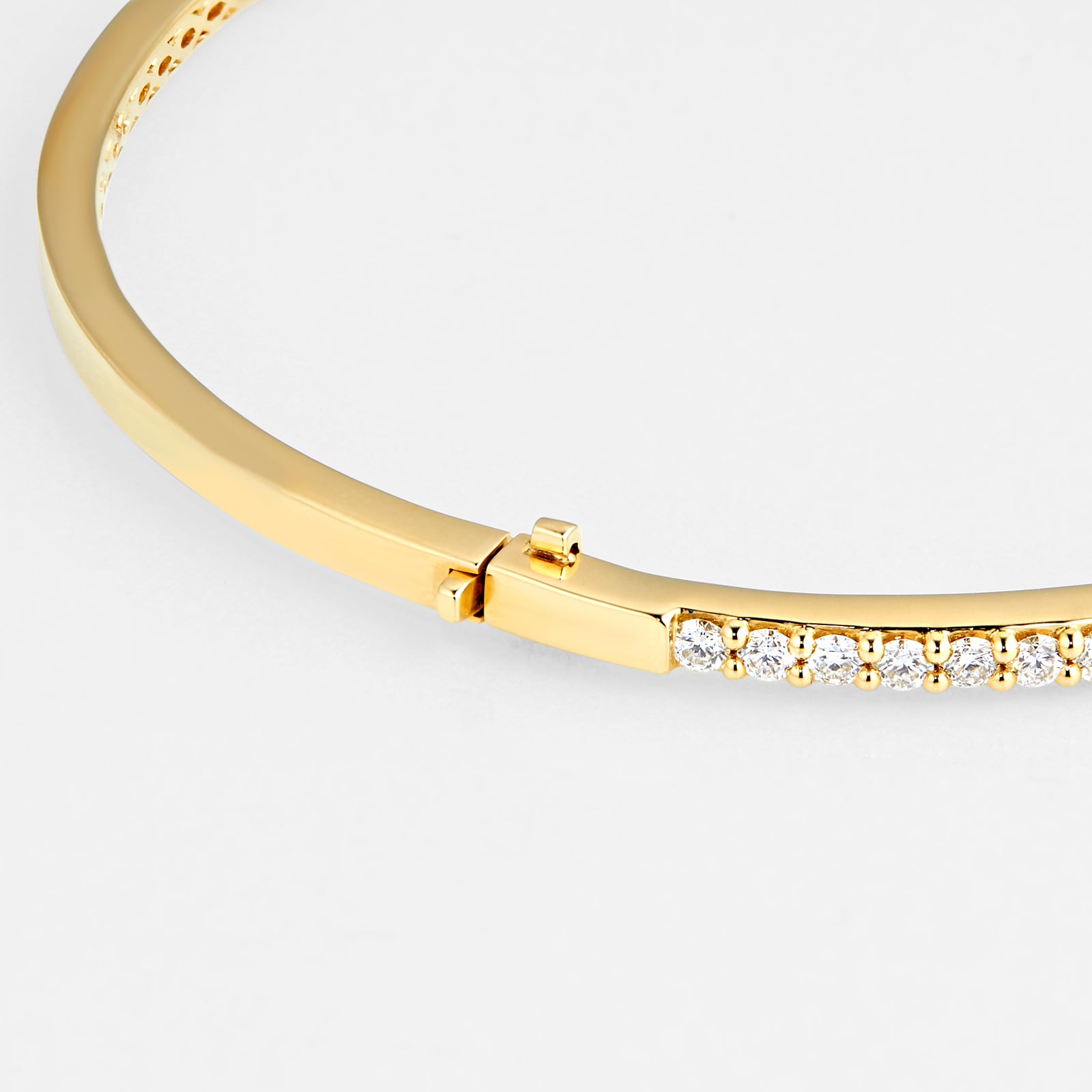 Mayors 18k Yellow Gold 0.84cttw Diamond Bangle FGSP10258528Y72000 | Mayors