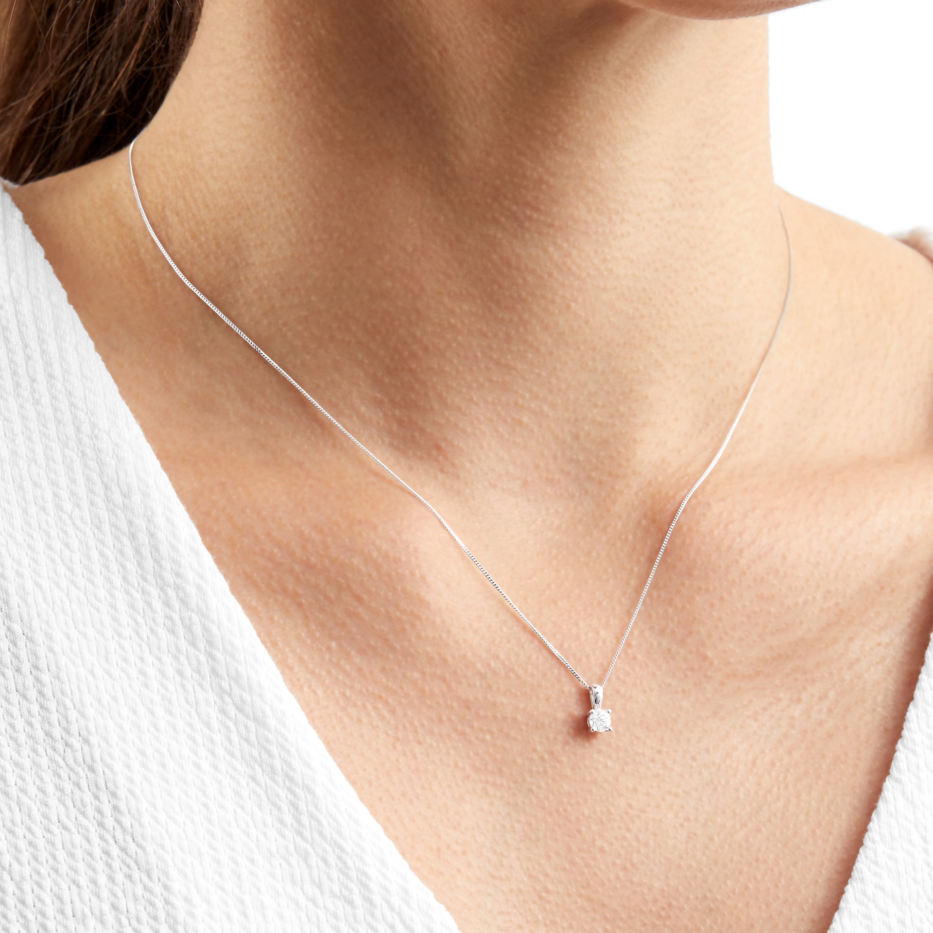 White Gold Necklaces | White Gold Chains for Women | Goldsmiths