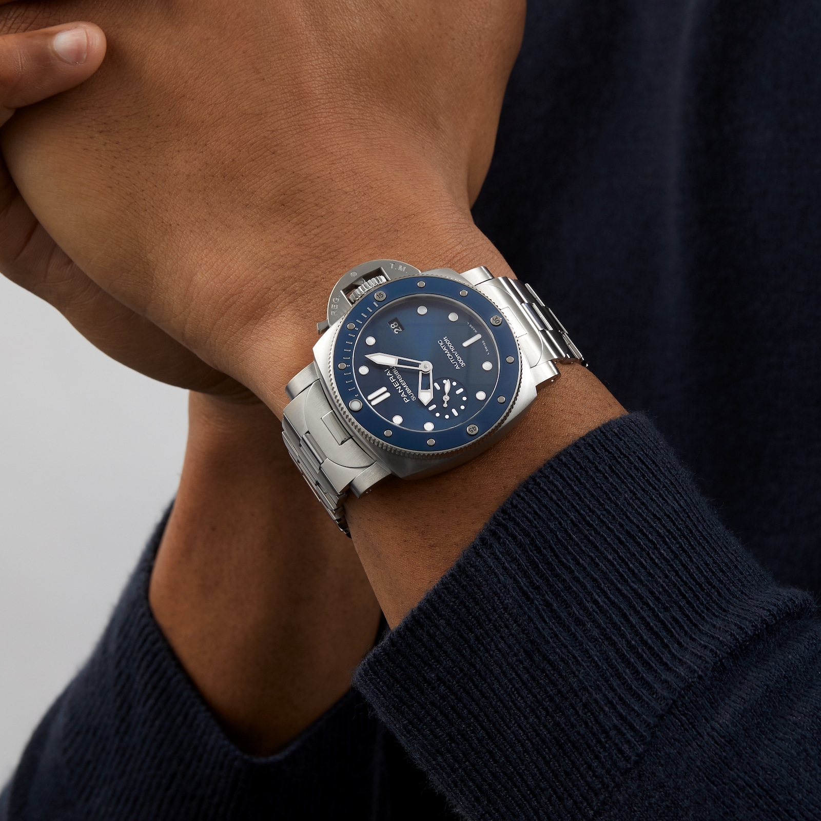 Panerai Submersible Blu Notte 42mm Mens Watch PAM02068 | Mappin and Webb