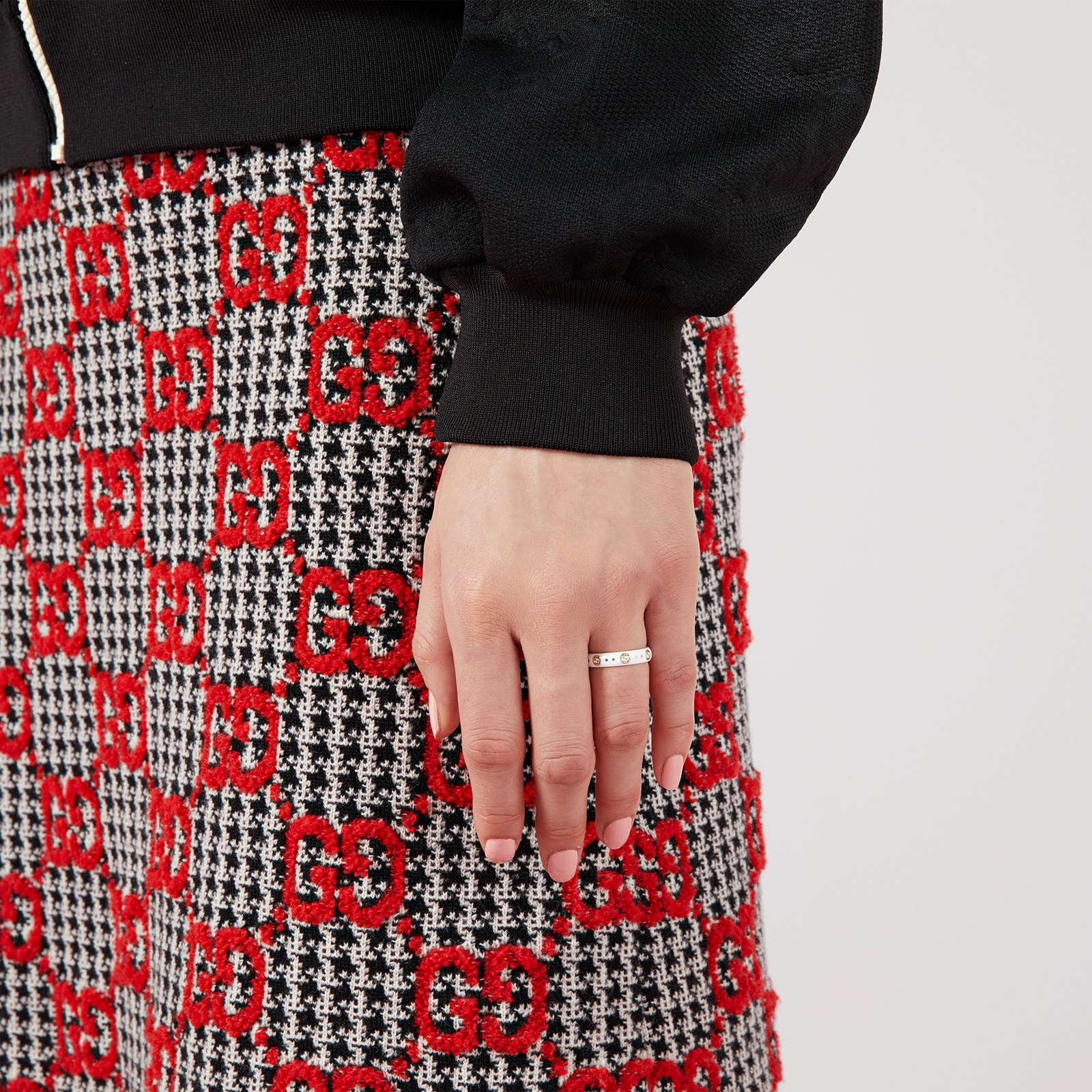 Gucci 18ct Yellow Gold Icon White Zirconia 4mm Ring YBC679262002 ...